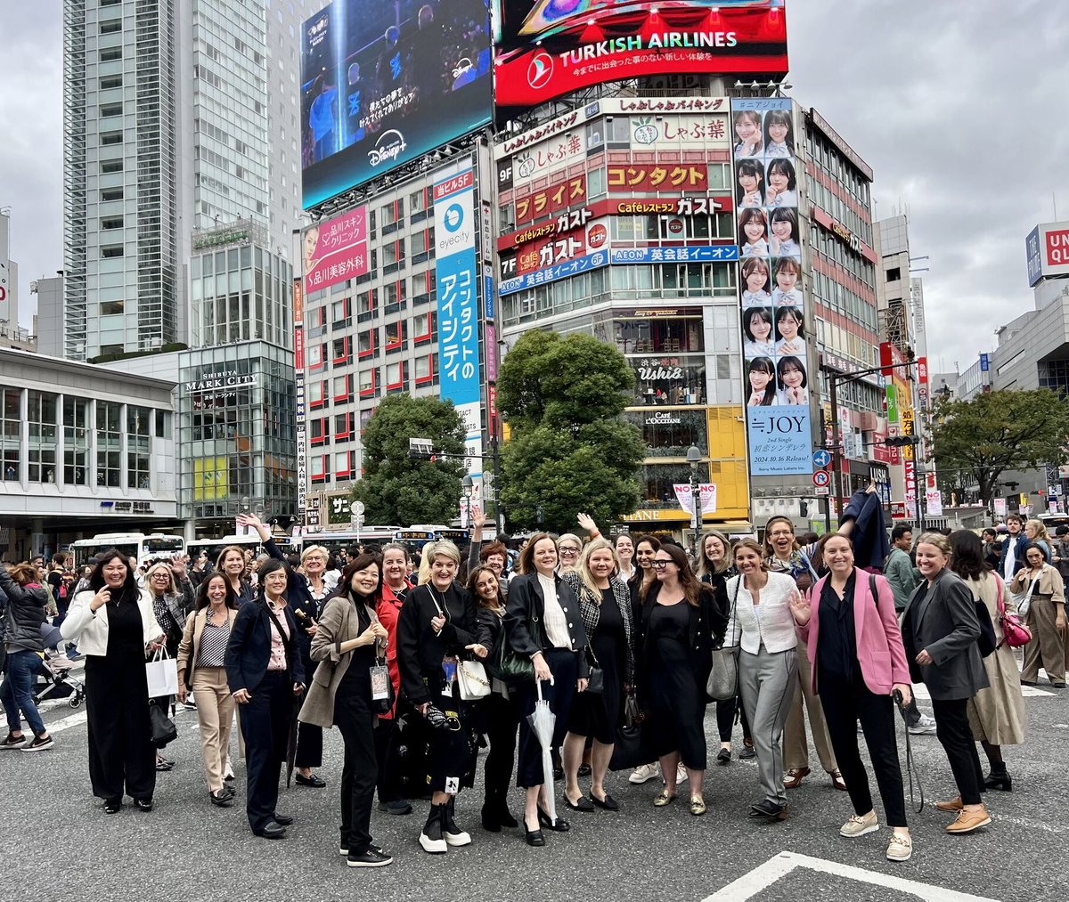 Women Leaders by the Circle