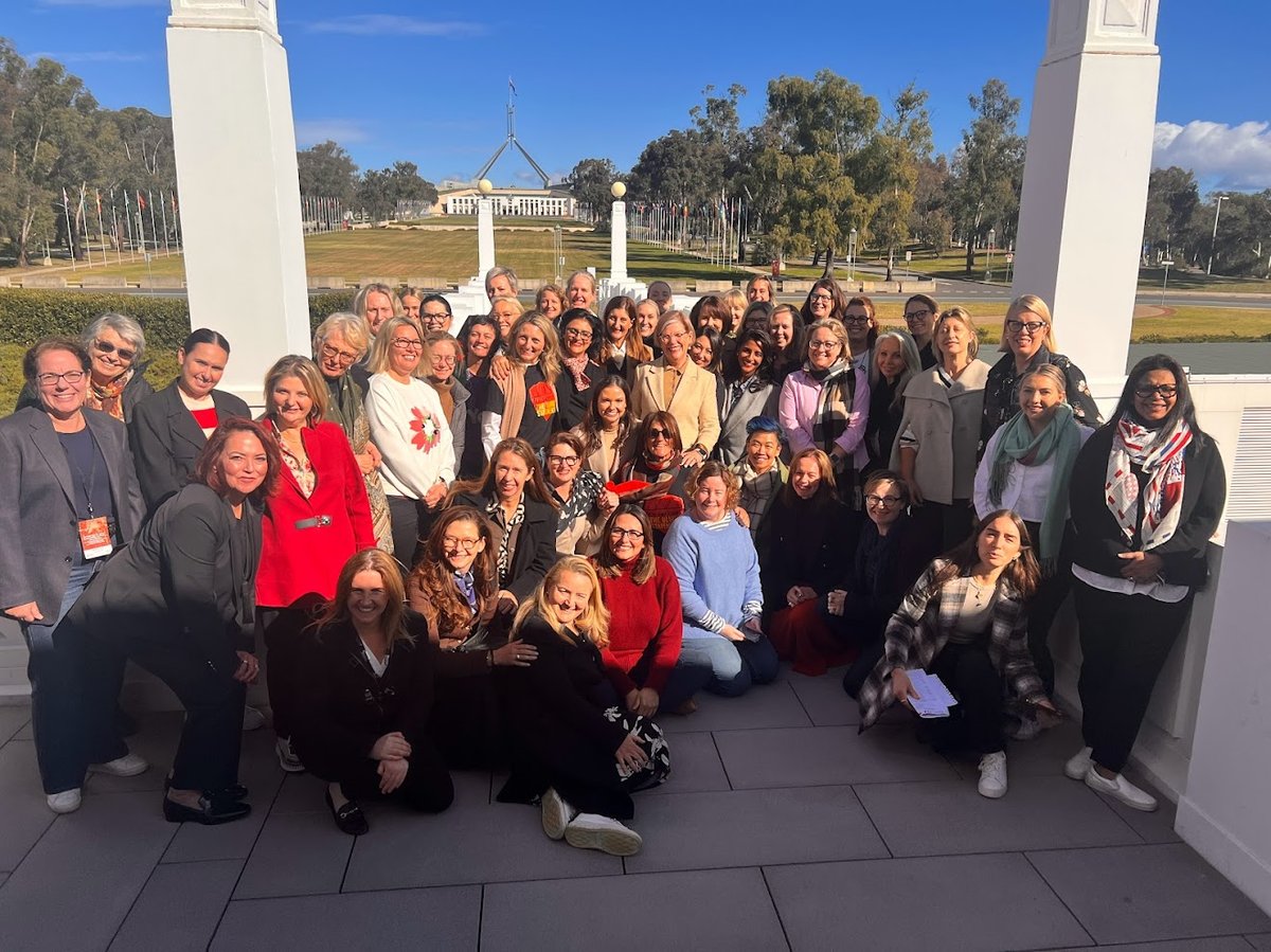 Women Leaders by the Circle